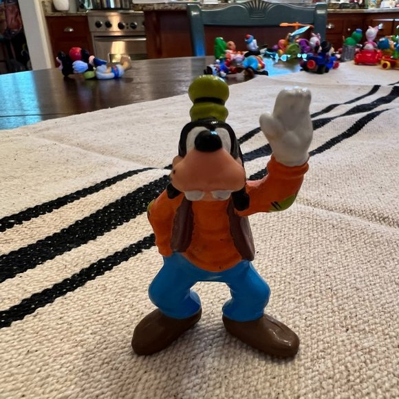 Disney | Toys | Vintage Goofy Waving Pvc Figure Disney Cake Topper 25 ...